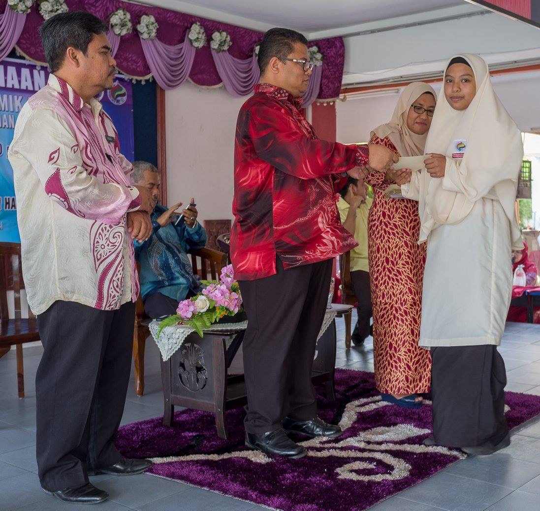 Peranan PIBG dalam meningkatkan kualiti pendidikan di sekolah - SMK ...
