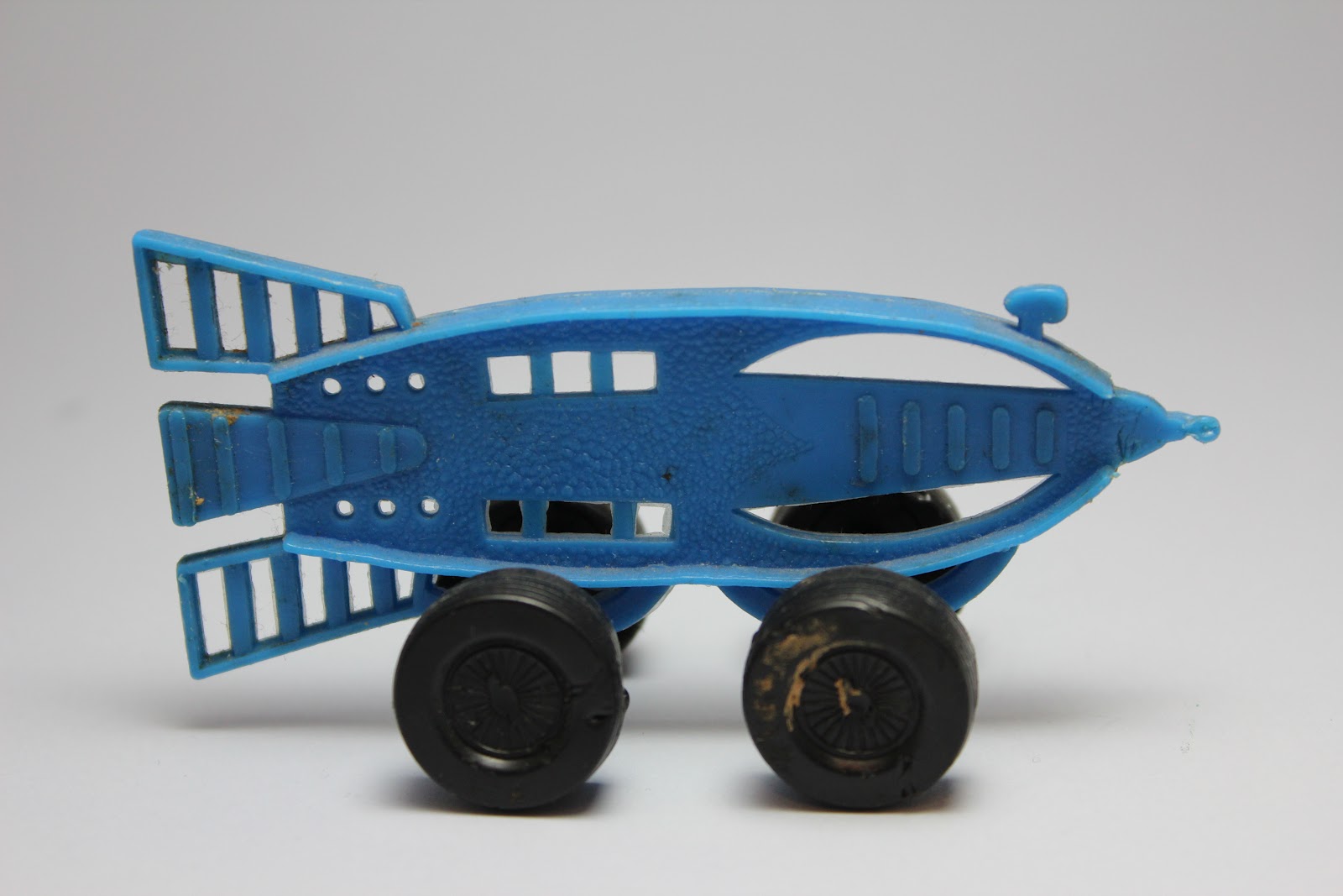 Geoff's Superheroes, Space and other incredible Toys: Moonrocket on wheels