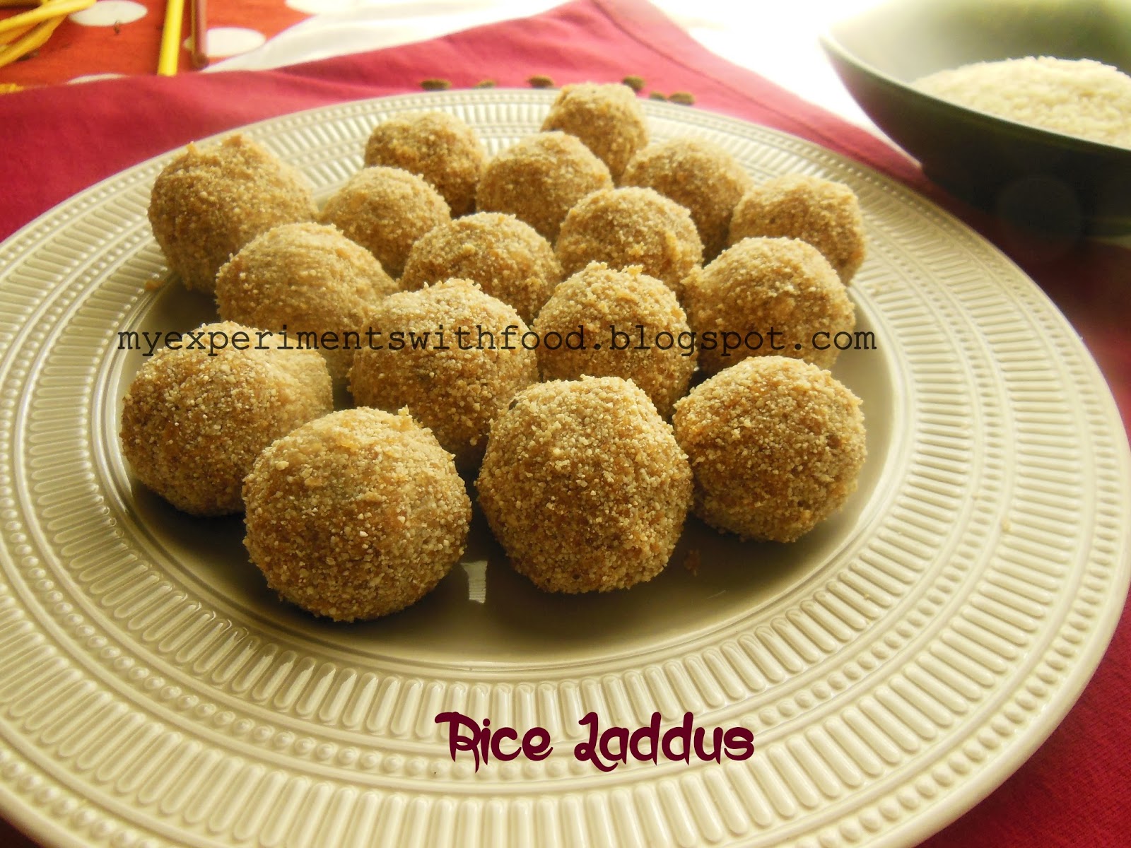 My Experiments With Food: Rice Laddus/ Ari Unda