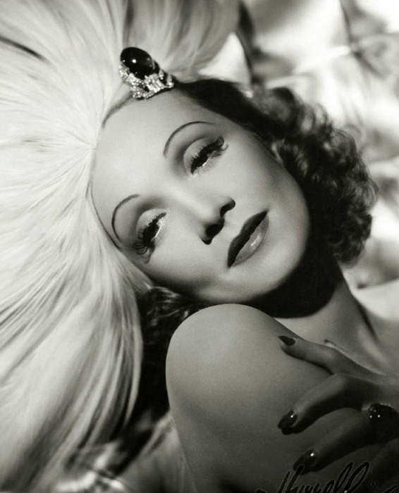 Photographer: George Hurrell's Hollywood Glamour Portraits [ Being Ron ]