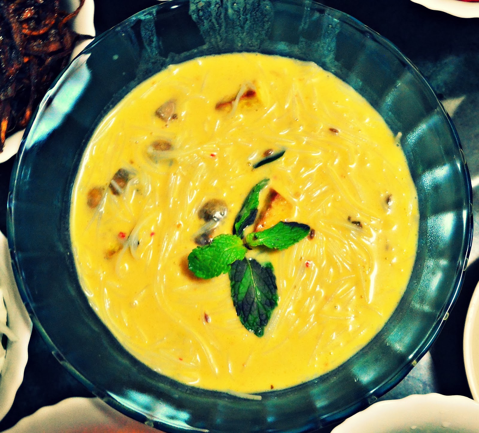 Kardolicious: Burmese Khow Suey