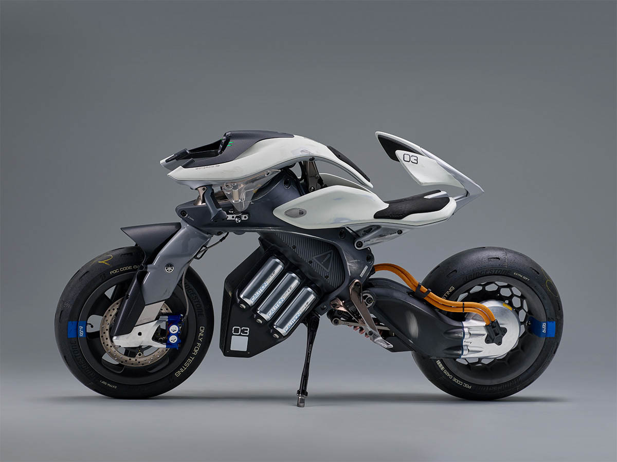 Yamaha Motoroid Concept Is A Semi-Autonomous Bike That'll Take You For ...