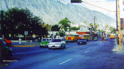 Monterrey, México: Camiones trompudos