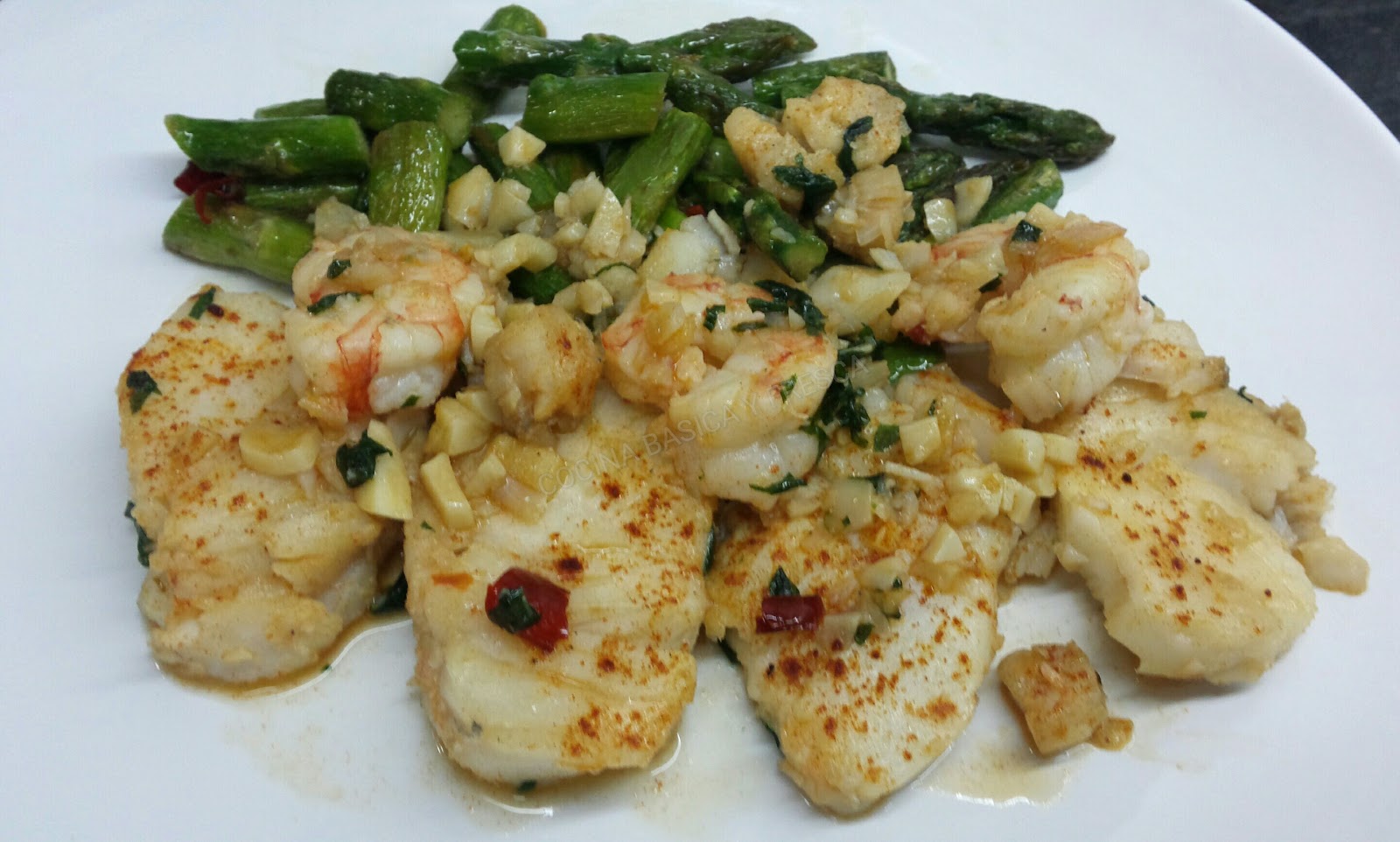 Cocina Basica y Fresca: MERLUZA CON GAMBAS Y ESPARRAGOS CBF@