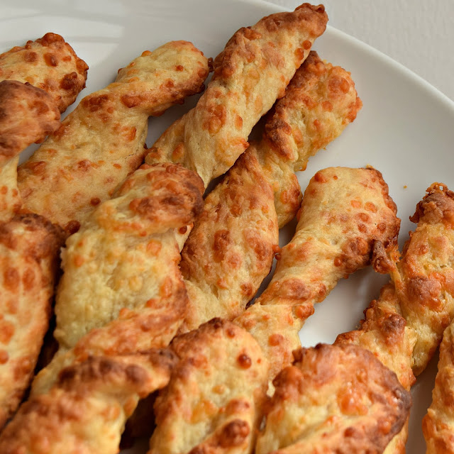 Wafflemama.: Recipe >> Easy Cheesy Twists