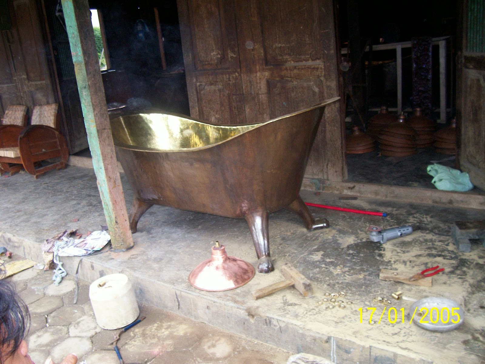 KERAJINAN TEMBAGA DAN KUNINGAN: KERAJINAN TEMBAGA | BUTH UP | BAK MANDI ...