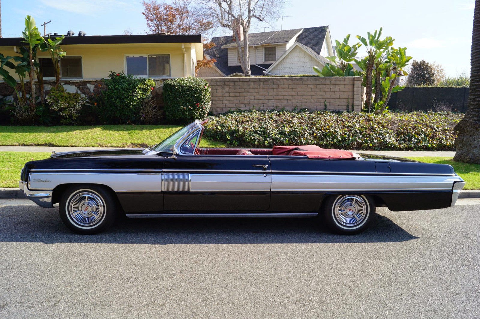 All American Classic Cars: 1962 Oldsmobile Starfire 2-Door Convertible