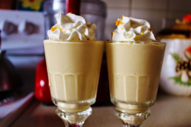 Cookin' with Super Pickle: Copycat Red Robin Blue Moon Beer Milkshake