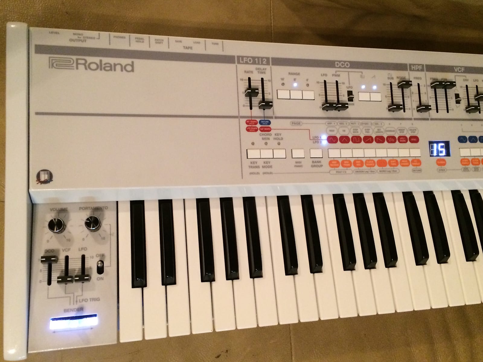 MATRIXSYNTH: Custom White Kiwi Super 106 - Roland Juno 106