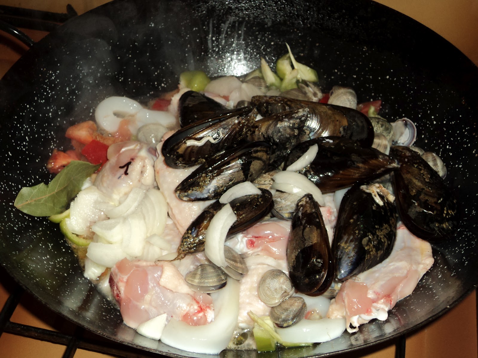 El Blog de una Principiante: PAELLA DE POLLO Y MARISCO