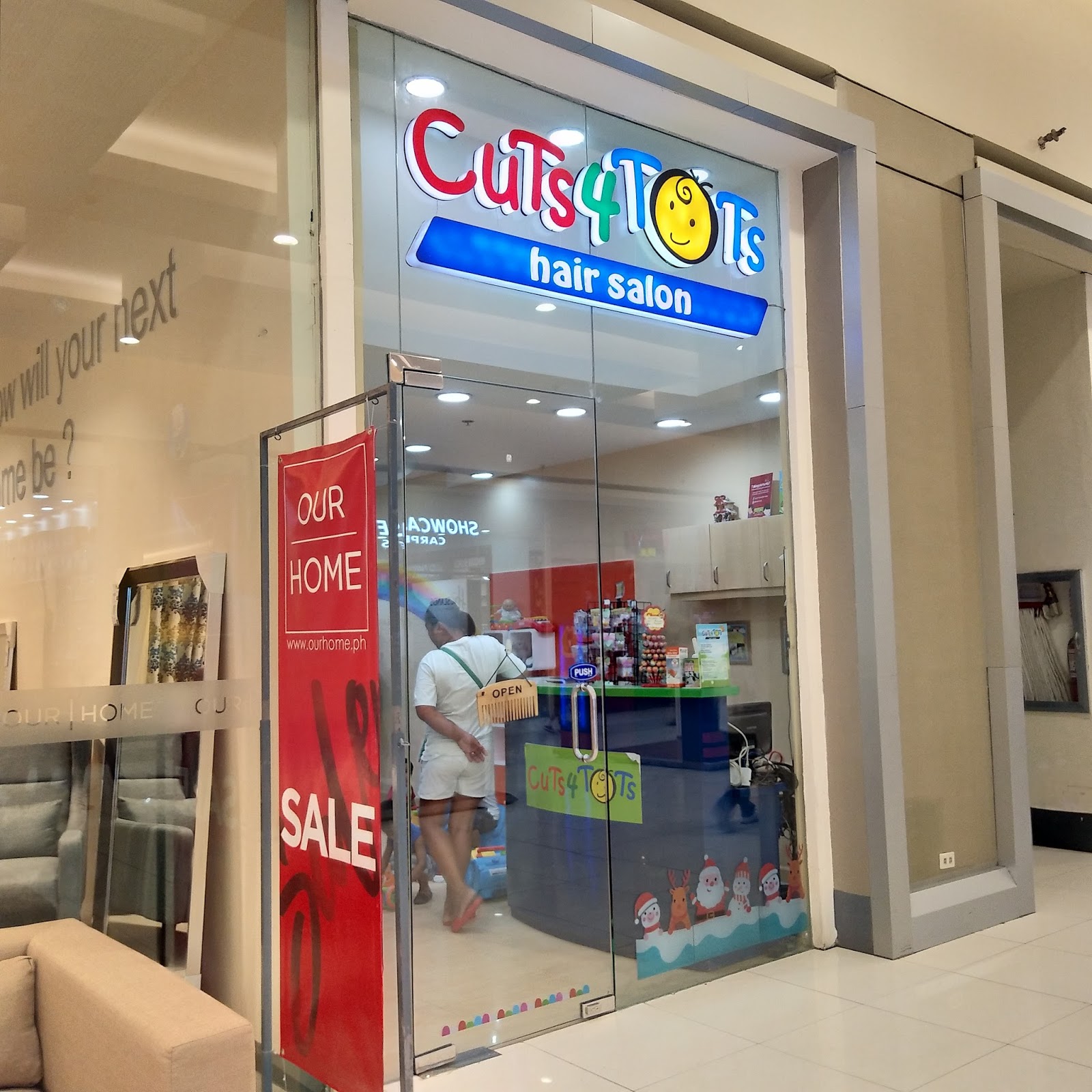 Much love, Mommy: Baby's First Haircut at Cuts 4 Tots