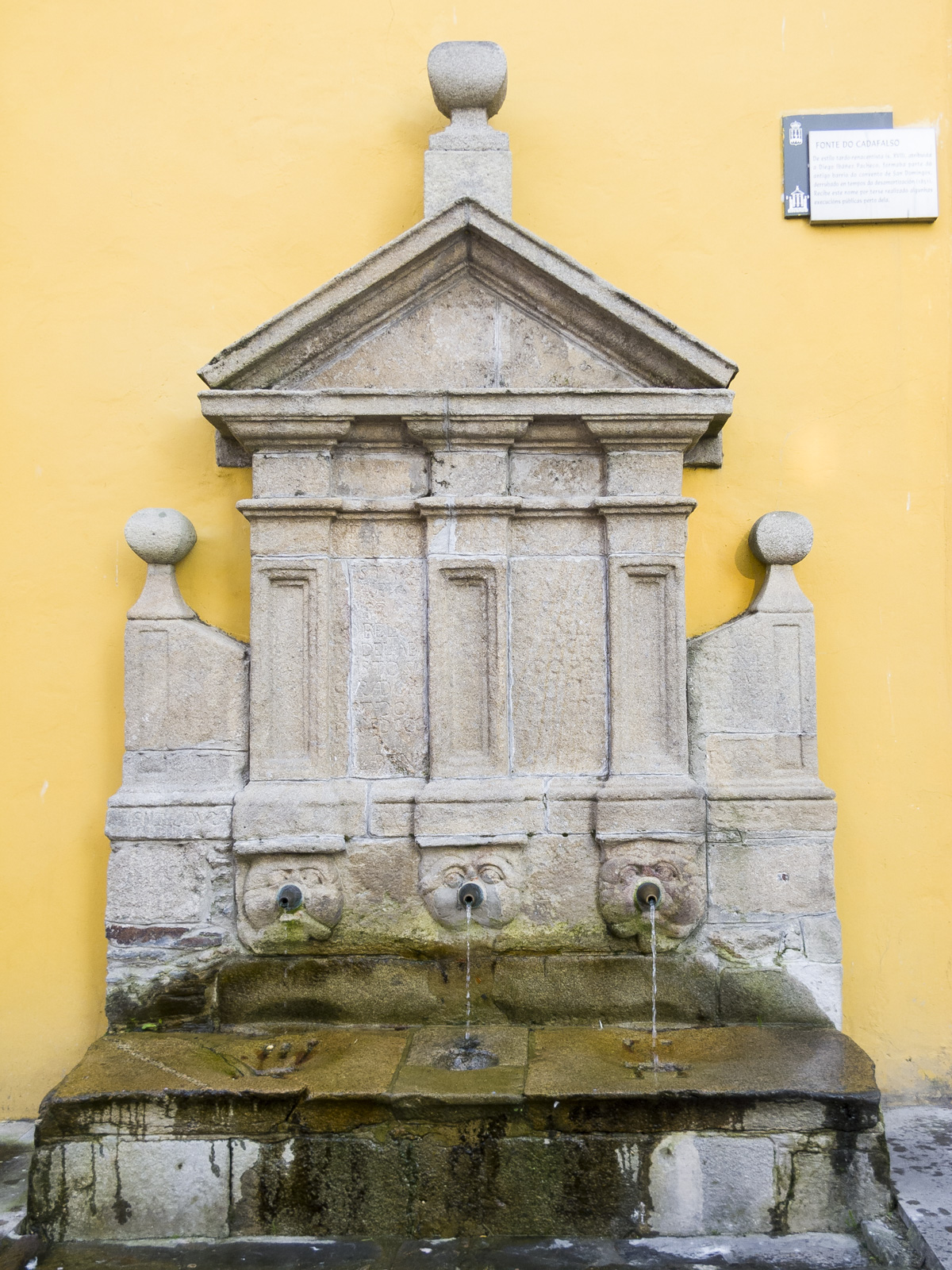 Rincones de la Mariña: A fonte do Cadafalso.