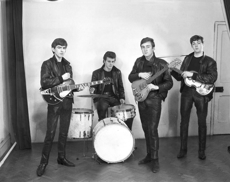 Rarely Seen Photographs From a Photo Session of The Beatles at the ...