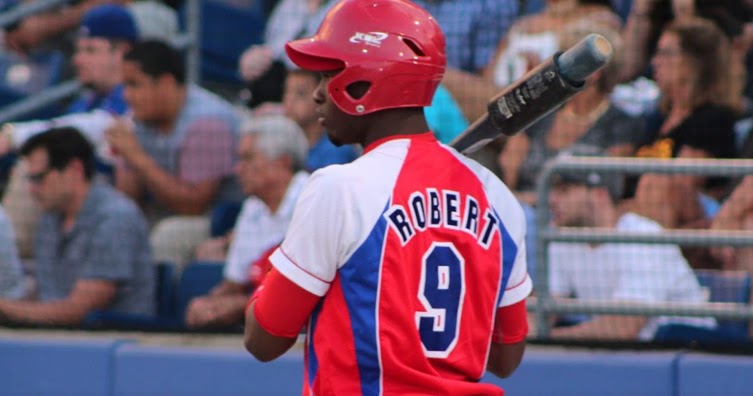 Bleeding Yankee Blue: TRACKING CUBAN LUIS ROBERT