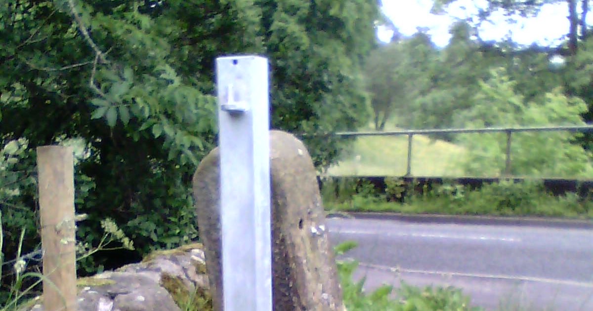 Turnditch Orchard Project: Installing a gate post