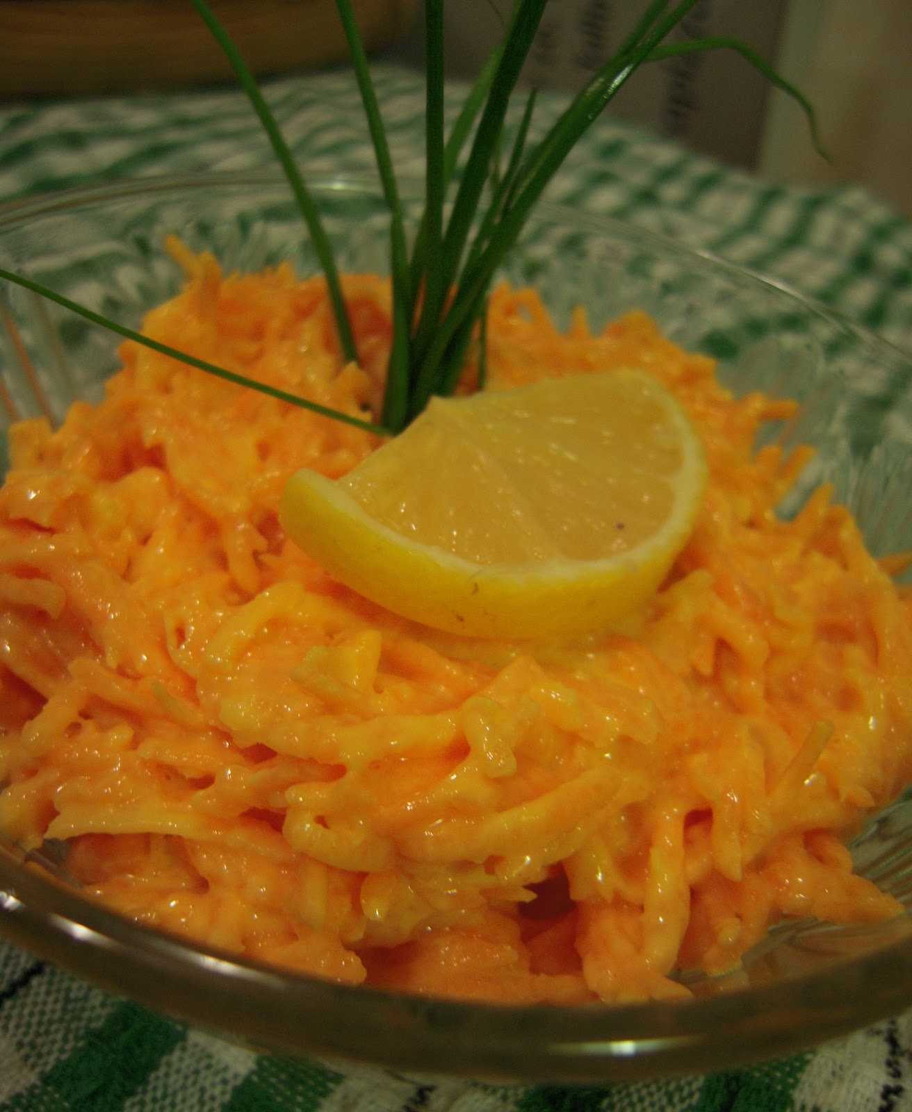 Noore perenaise katsetused: Küüslaugu-porgandi salat