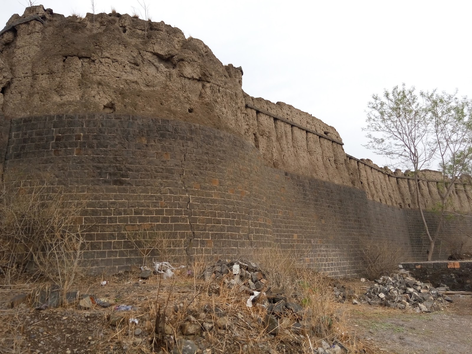 Dhotri Fort at Dhotri Village near Solapur | The journey of a thousand ...