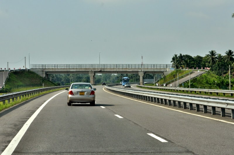 Images of Sri Lanka on blogspot.com: The 'Southern Highway' past ...