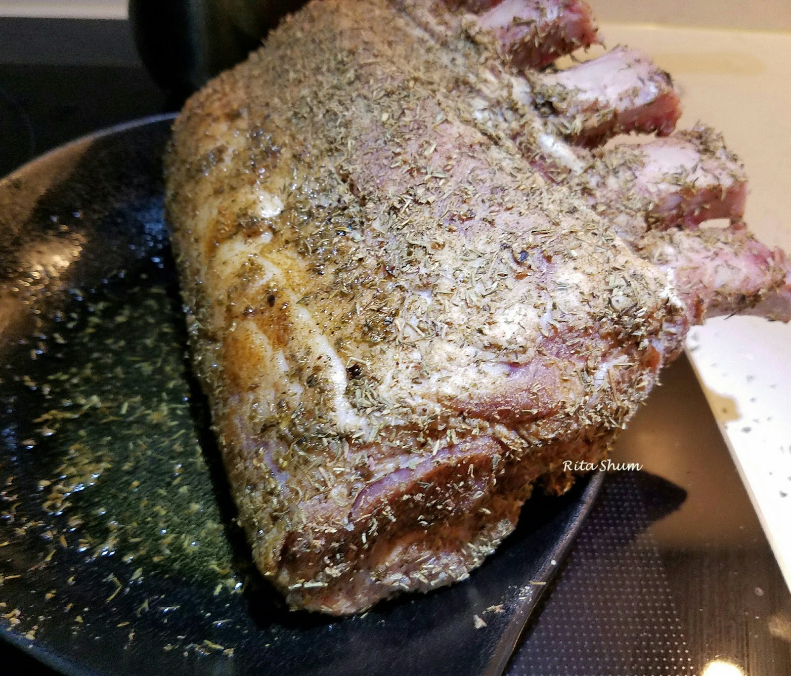 慢煮西班牙黑毛豬架配芥末蜜糖汁 Slow cook Iberico pork rack with honey mustard sauce ...