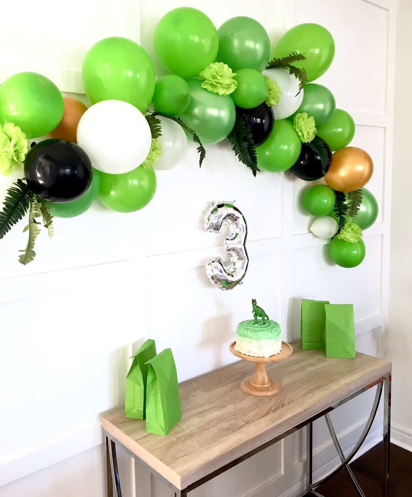 How to Make a Modern Balloon Arch - Harlow & Thistle