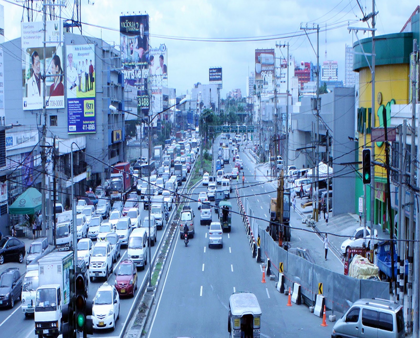 Daily Ride on LRT Train |Filipino Sojourner