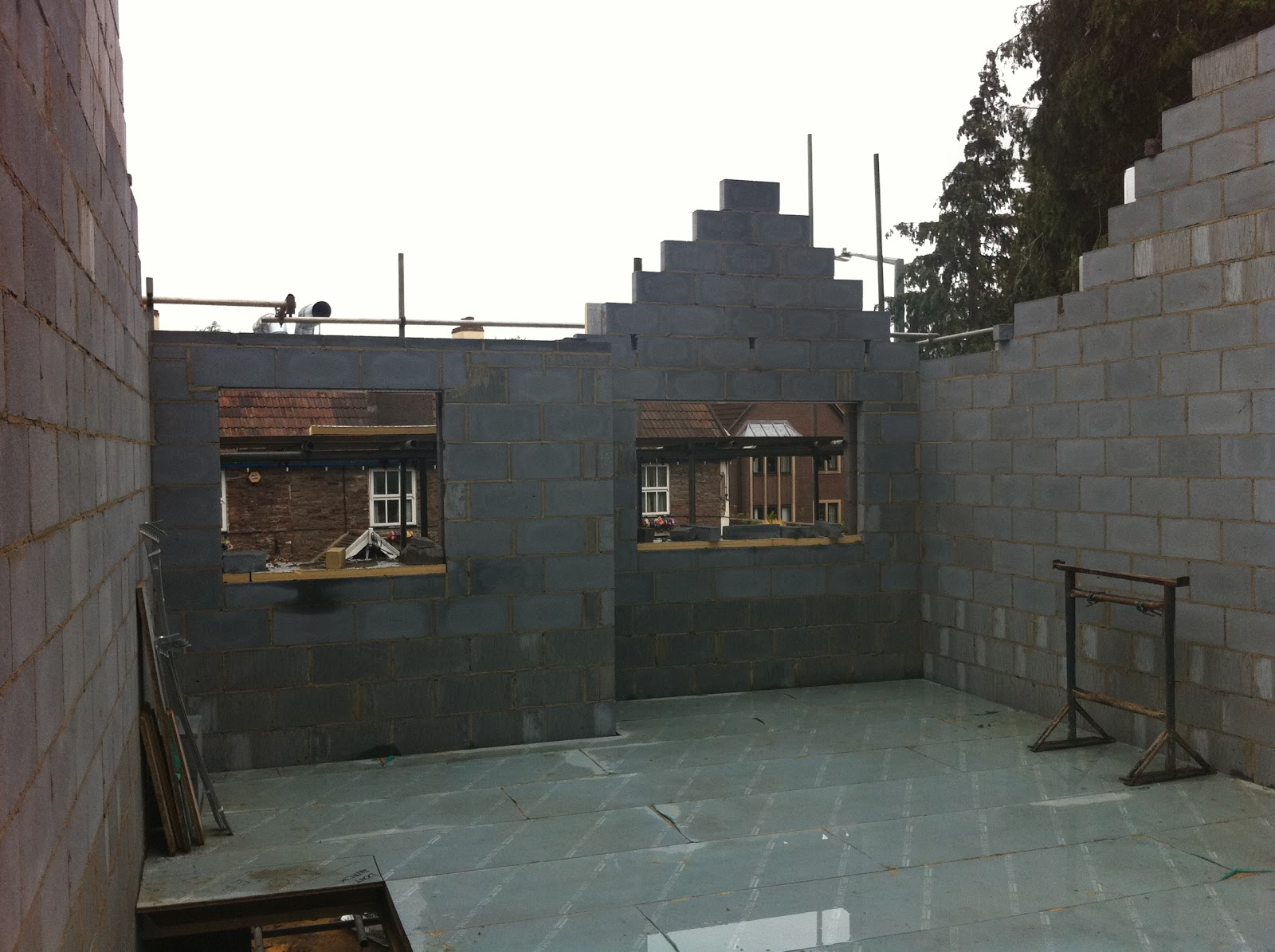 Kai and Iona build a house: Week 13 - Superstructure complete