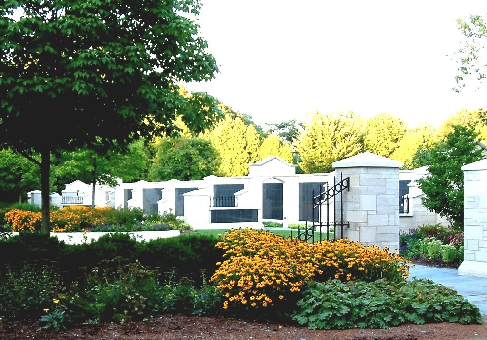 Lake Forest Cemetery