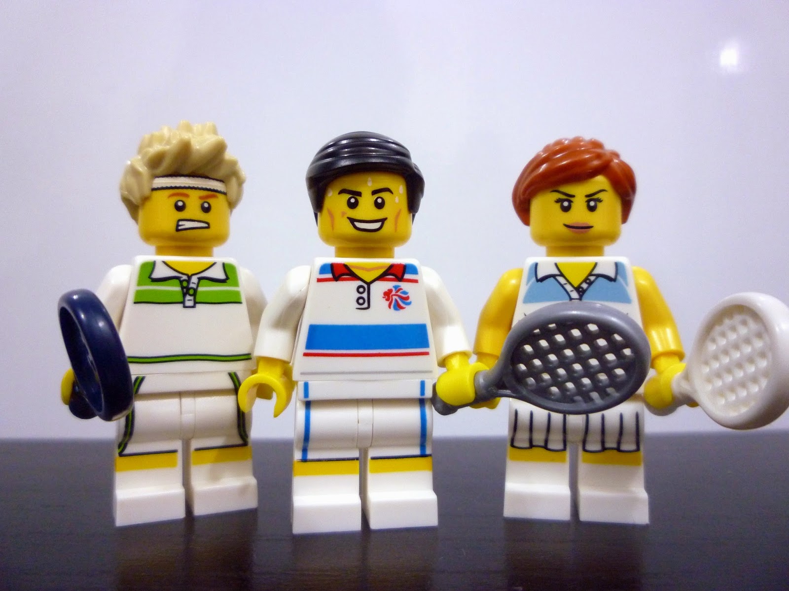 網球場的路上。KC Loves Tennis: 網球與玩具 - Tennis x toy: LEGO tennis players