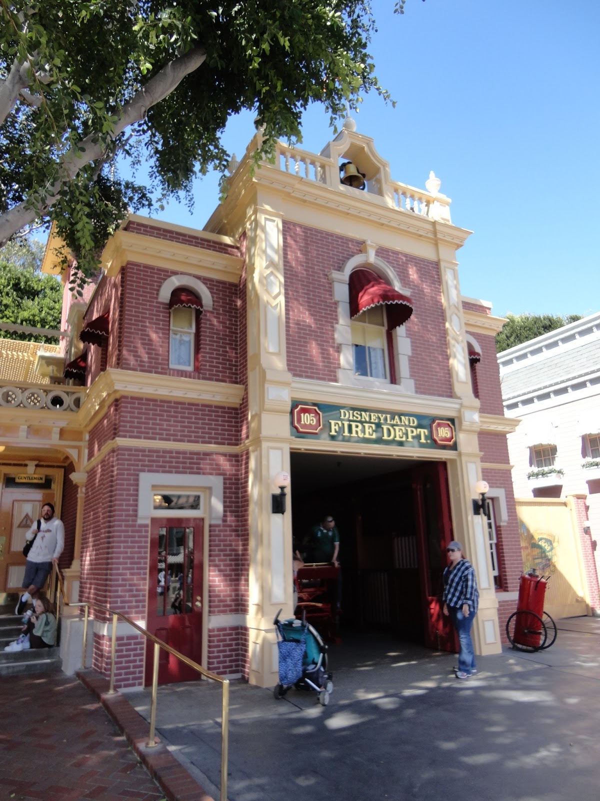 Disneyland: Main Street Firehouse