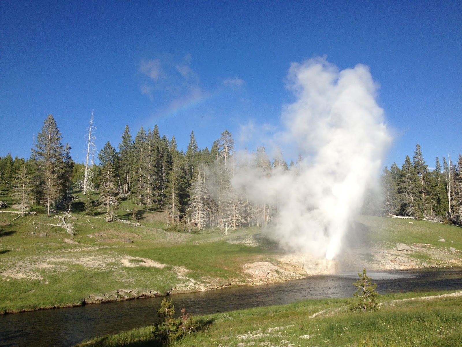 Brian and Ashley's Hiking Blog!: Upper Geyser Basin (Yellowstone ...
