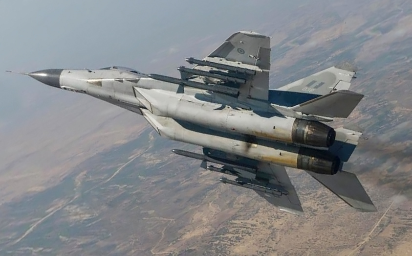 Un avión de combate MiG-29 de la Fuerza Aérea del Perú se estrelló en ...