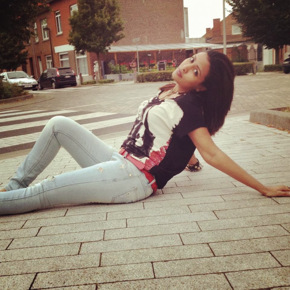 33000lk photo s: model Nadee Kumarasinghe photo collection