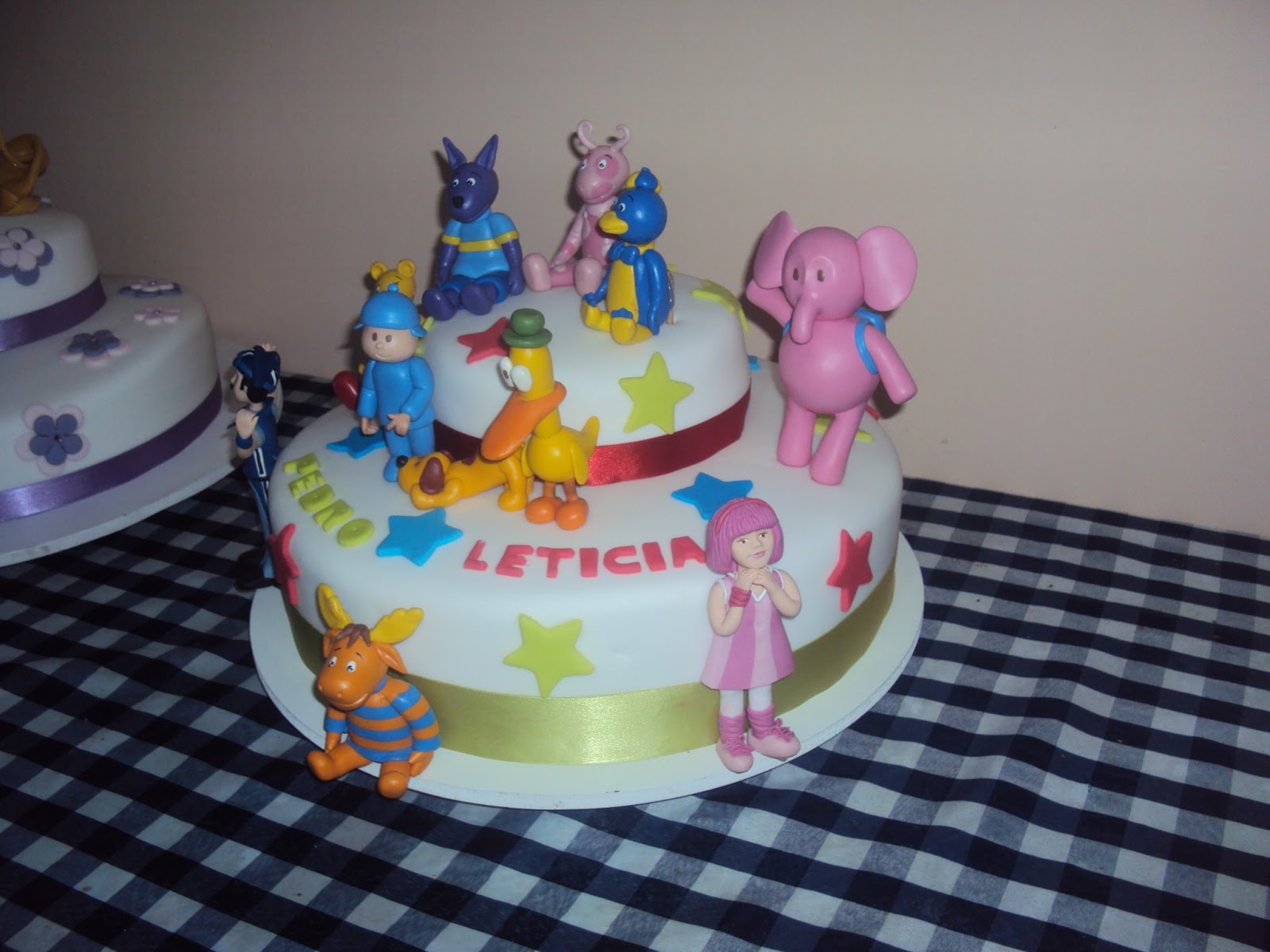 JASMIM DOCES E TORTAS: BOLO DISCOVERY KIDS