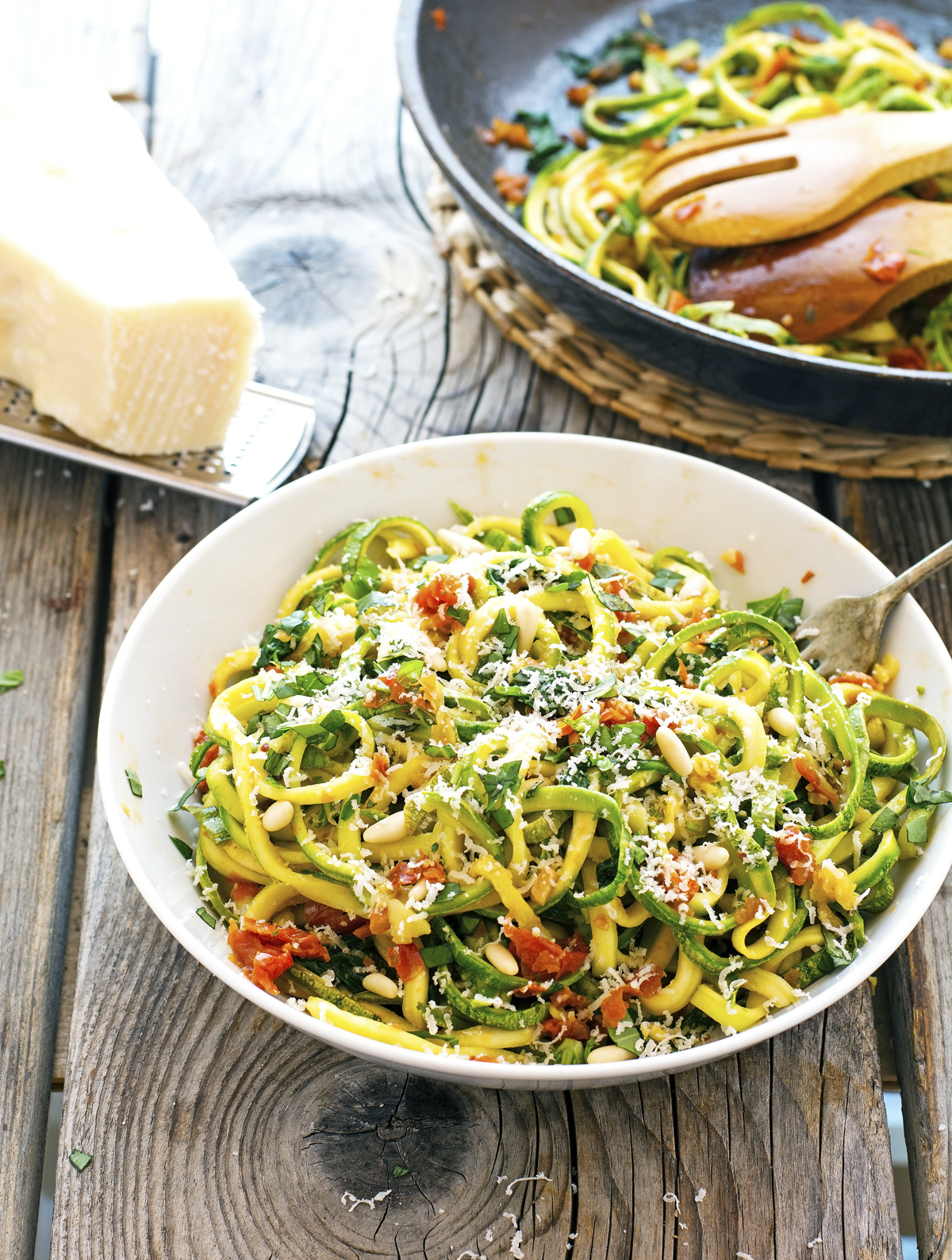 Spinach and Sun-Dried Tomato Zoodles | The Iron You | Bloglovin’