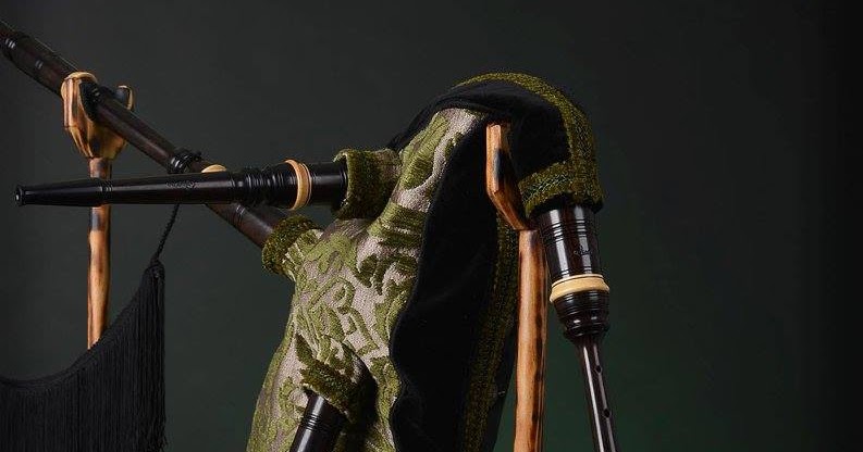 Instrumentos tradicionais: - Gaita