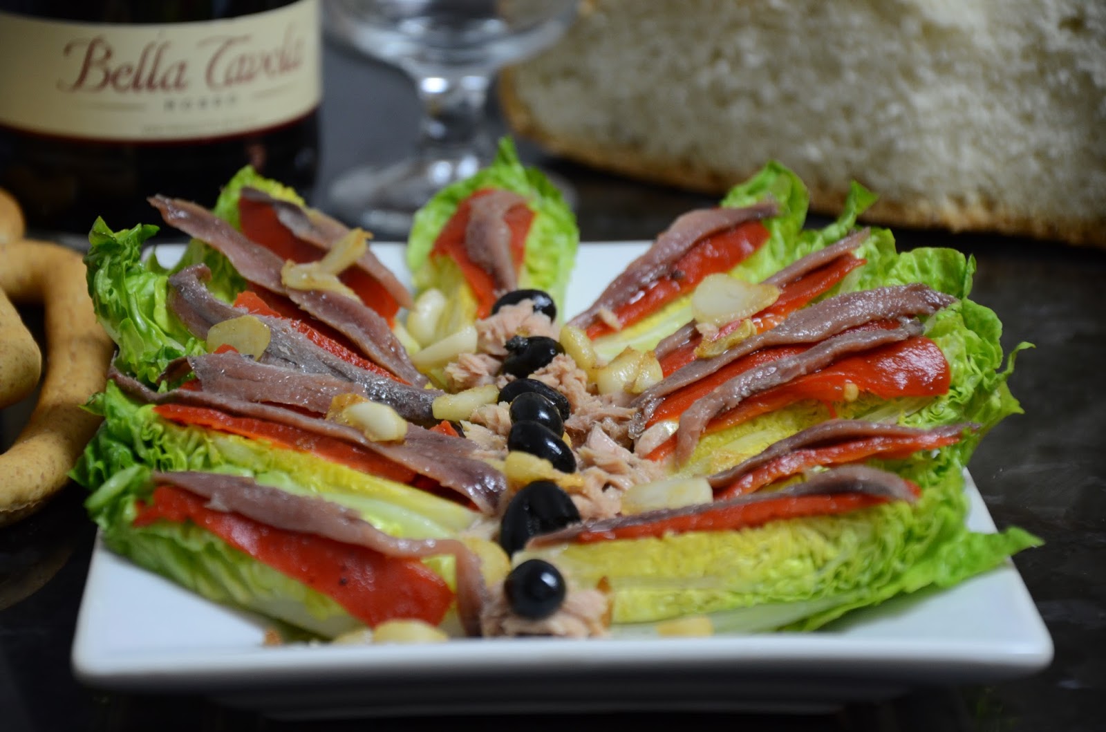 COGOLLOS DE TUDELA CON PIMIENTOS DEL PIQUILLO Y ANCHOAS