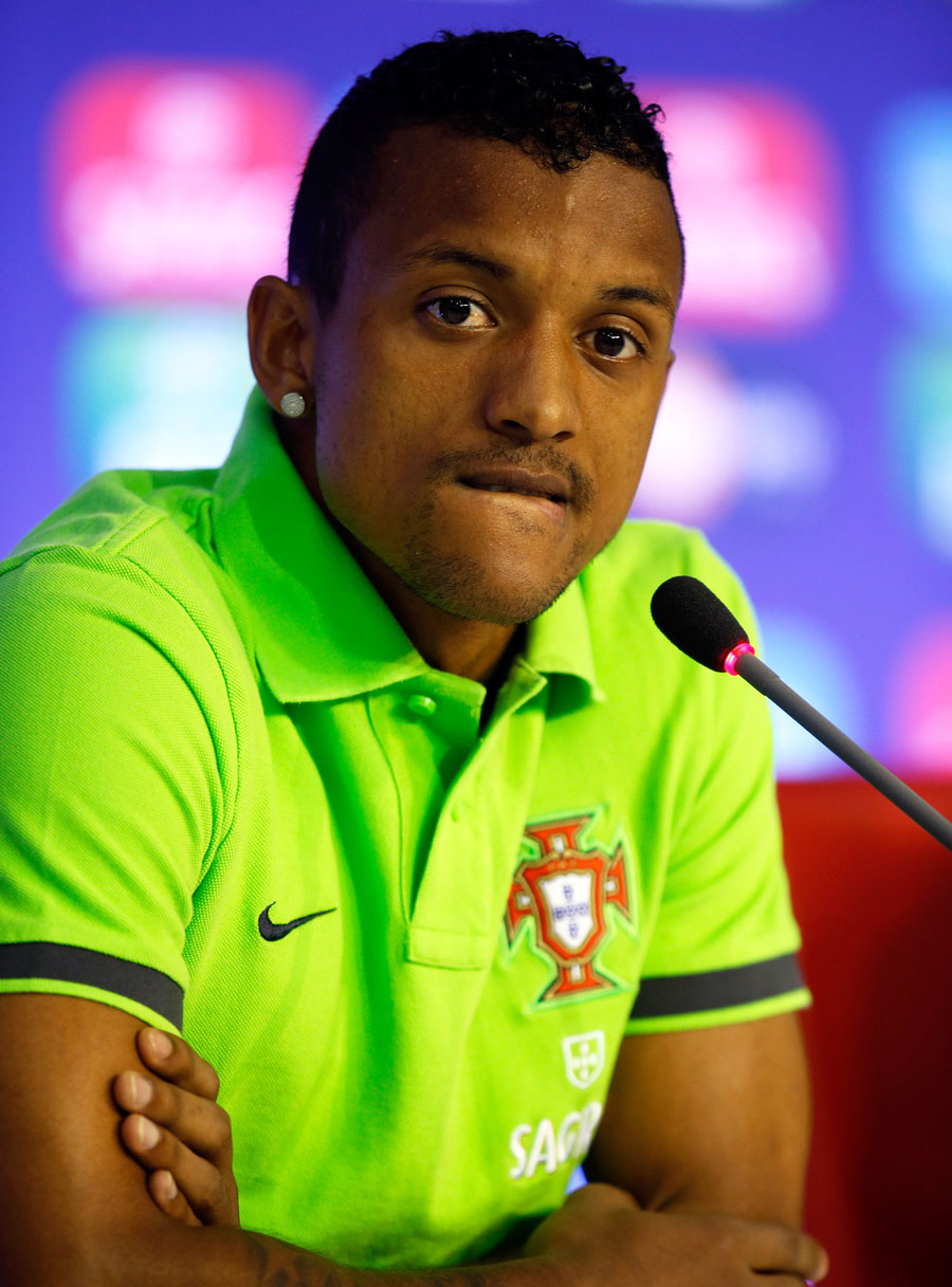 Top 5 Arsenal FC targets – Villa, Yanga-Mbiwa, Nani, Henry, Knockaert