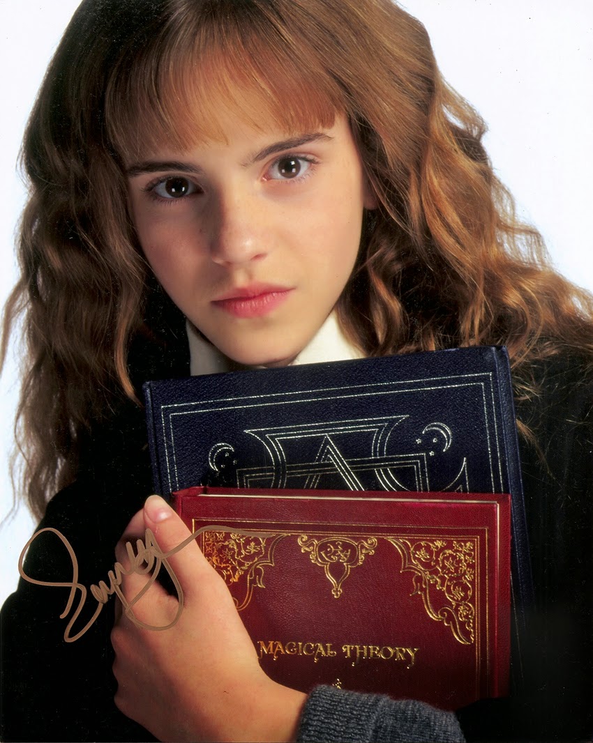 Behind The Scenes Autographs: Emma Watson signing at the Noah Premiere ...