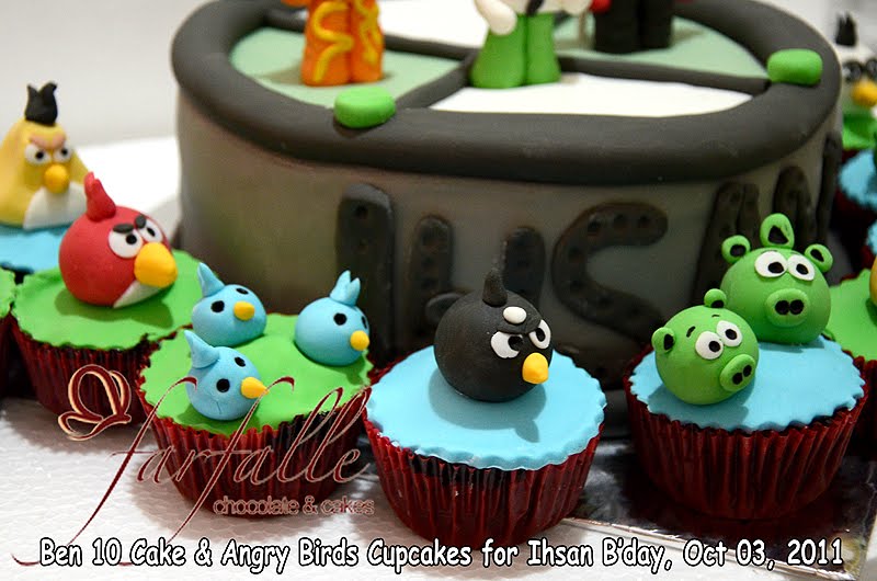 Farfalle Chocolate & Cakes: Ben 10 Cake & Angry Birds Cupcakes