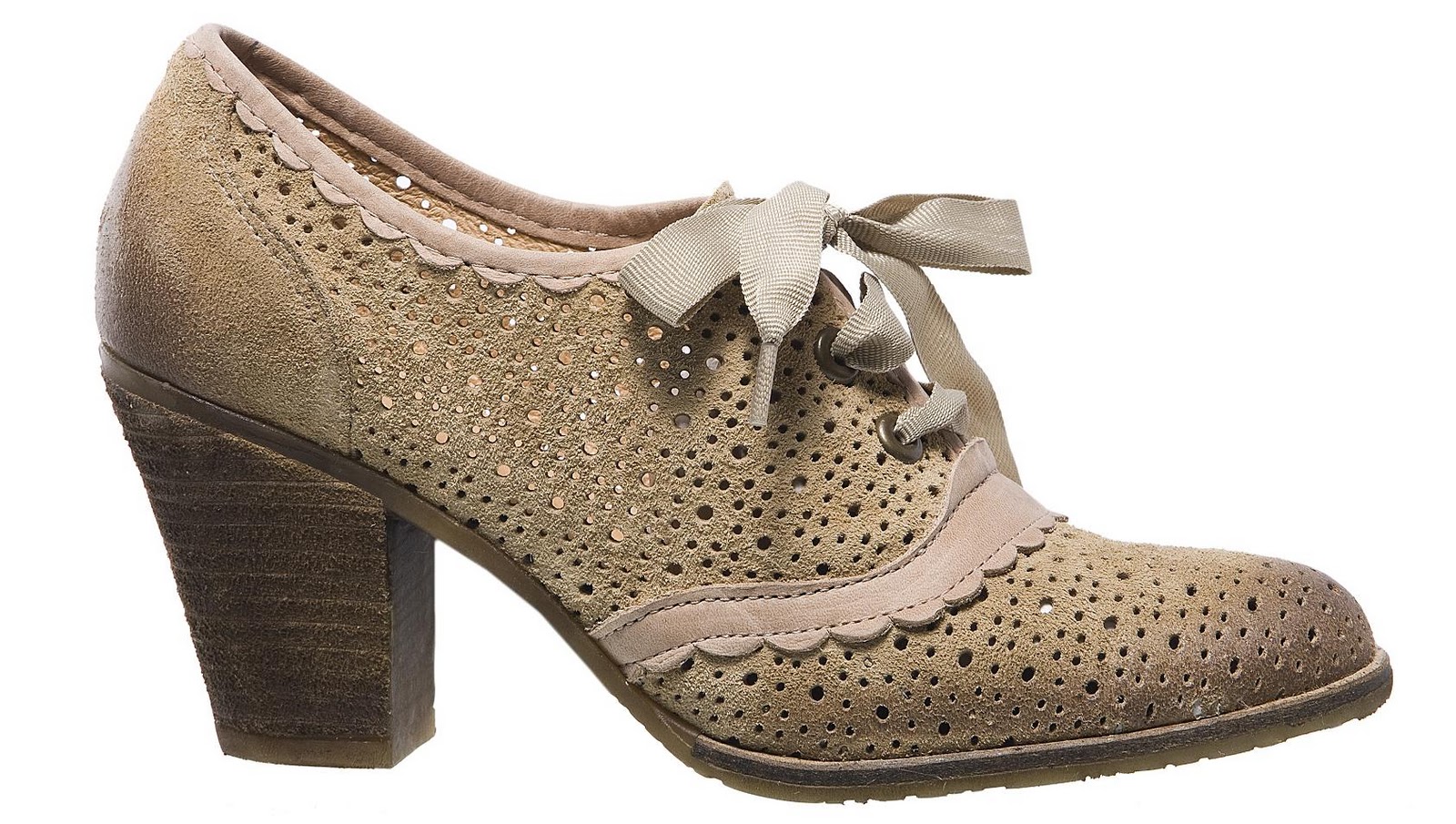 Divine Shape: DKODE: Revisitar os clássicos em sapatos criativos e urbanos