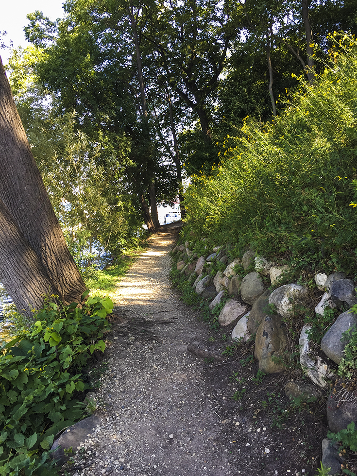 Wisconsin Explorer: Hiking the Lake Geneva Lake Shore Path