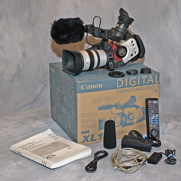 Galeri Shop: Canon XL1 Digital Camcorder Kit Harga : Rp.18.900.000,-