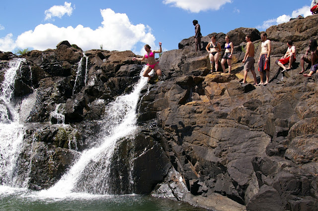 FAIZ RAHMAN :): The Devil's Pool : Kolam Semulajadi Mencabar Kematian