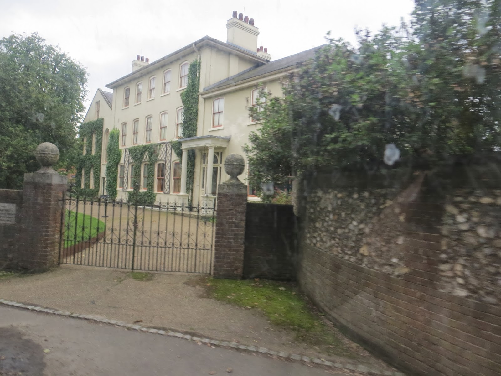 London buses one bus at a time: the return: The Number R8 Route