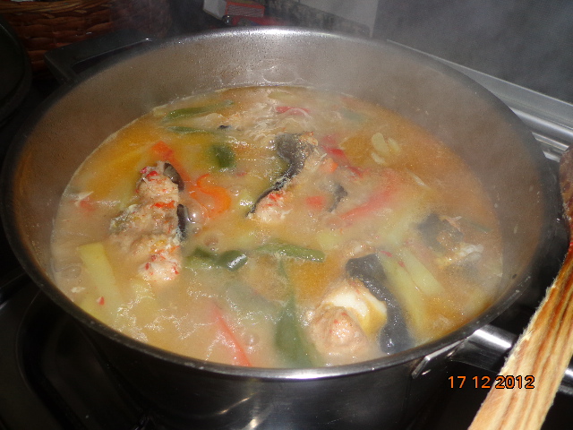 As Receitas do Meu Pitucho: CONGRO GUISADO COM MASSA