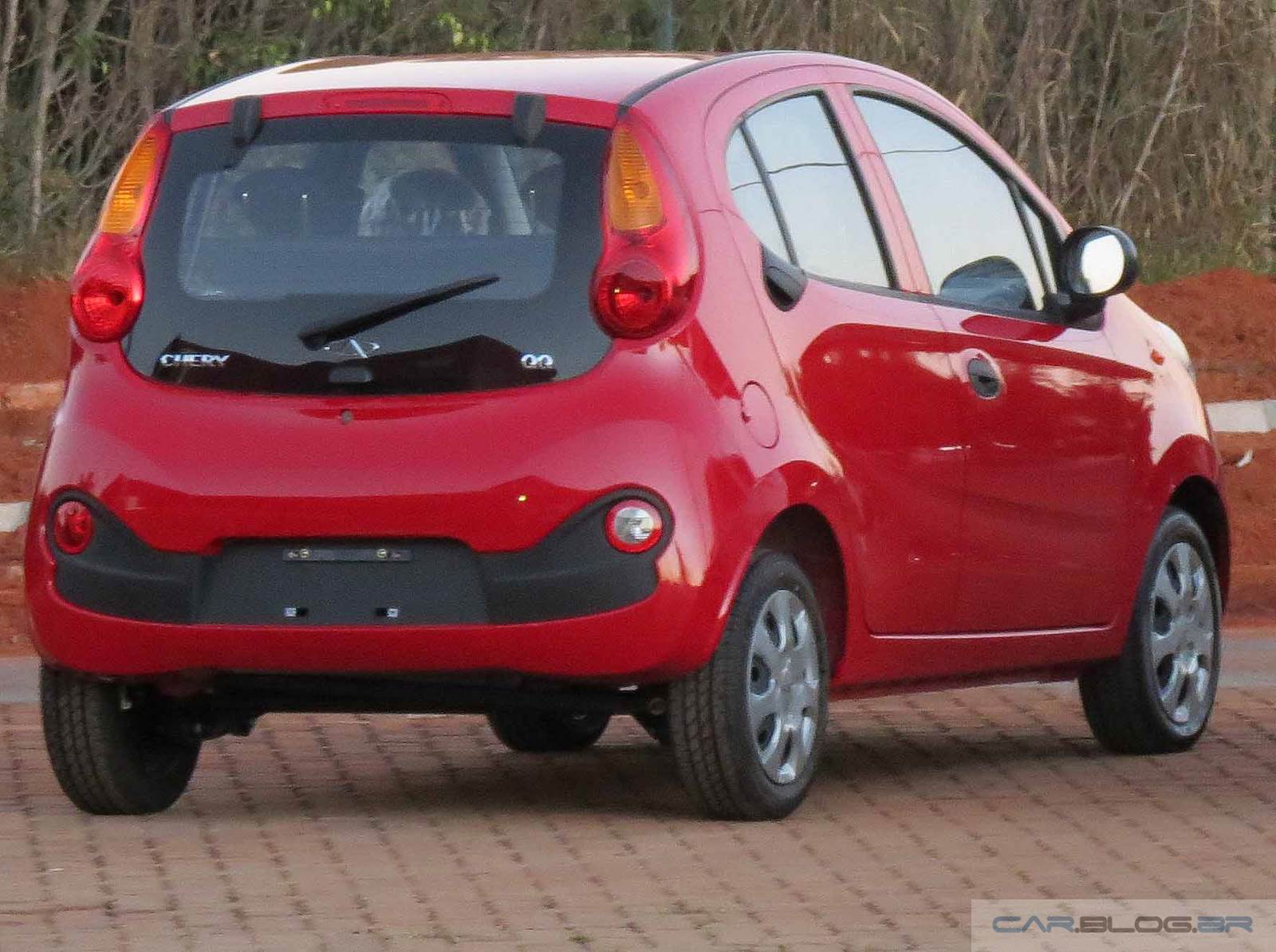 Chery New QQ 2015 está sendo vendido a R$ 26.990 reais