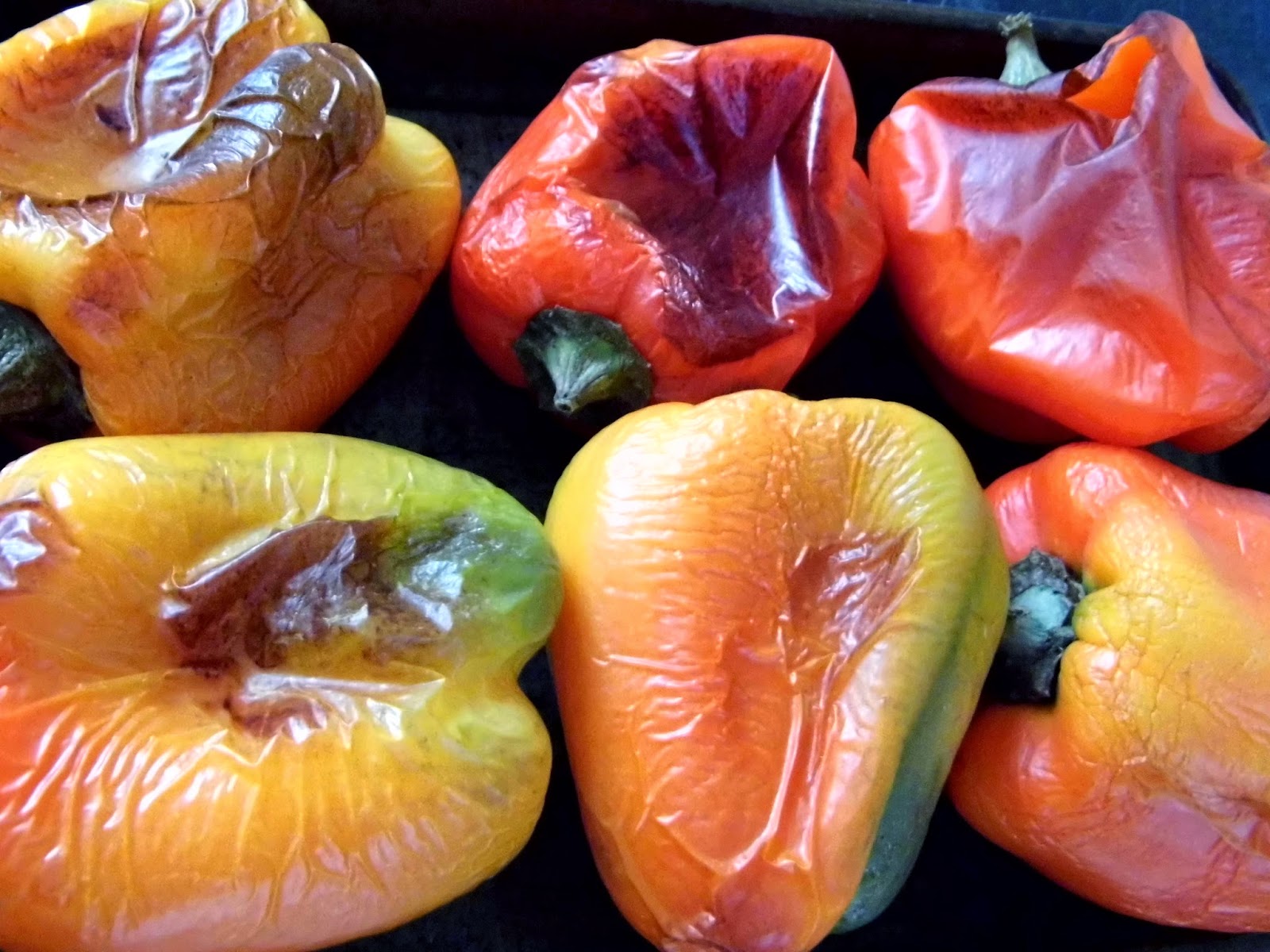 One Mother Hen: Roasted capsicum pasta sauce