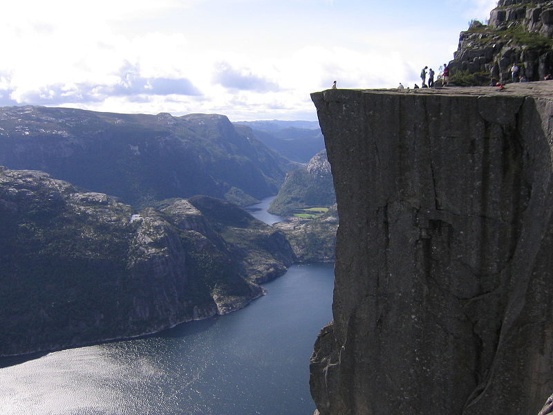 Give incandescent sun: The Big cliff Preikestolen