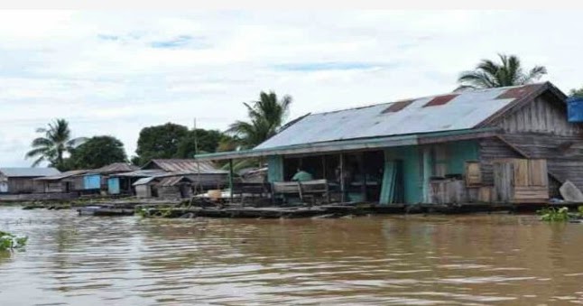 Rumah Lanting di Sungai Martapura | KAPUASRAYATODAY.COM
