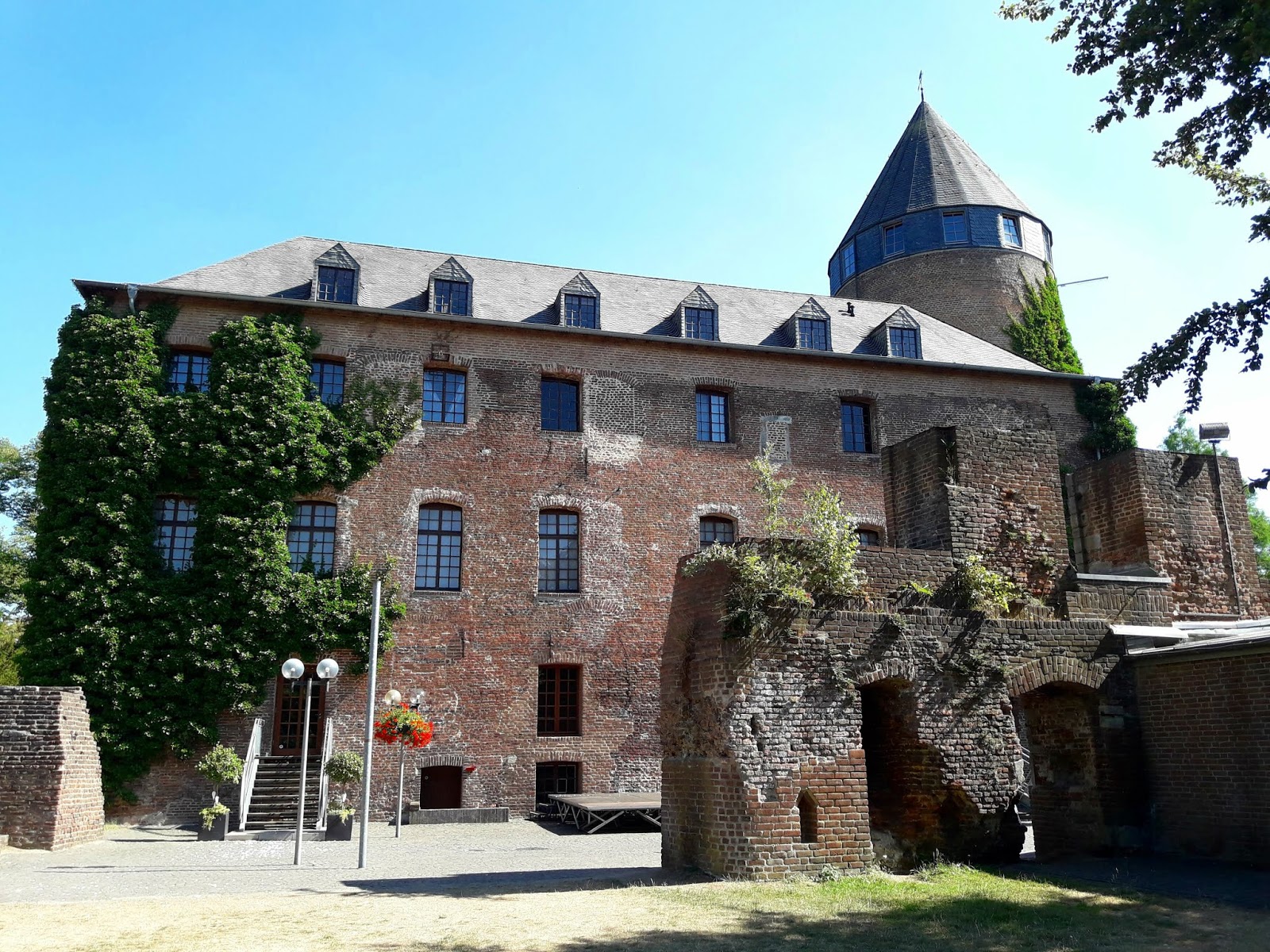 Brüggen - miasto, gdzie historia łączy się z przyrodą